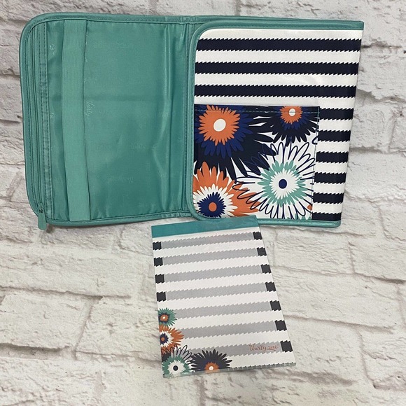 thirty-one | Office | Thirty One Fold It Up Organizer Navy Wave Paper ...